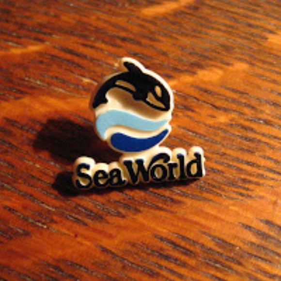 Seaworld | Accessories | Seaworld Vintage 98s Theme Park Lapel Pin ...